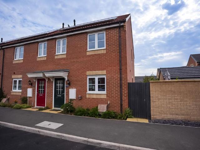 3 bedroom end of terrace house for sale