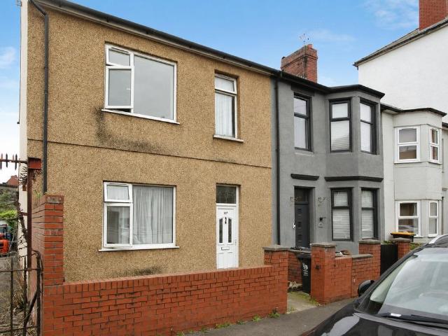 3 bedroom end of terrace house for sale