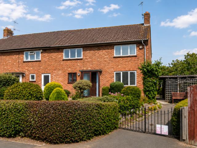 3 bedroom end of terrace house for sale
