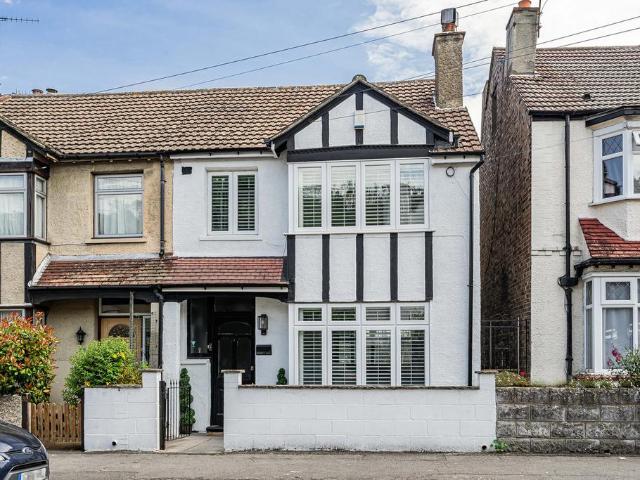 3 bedroom end of terrace house for sale
