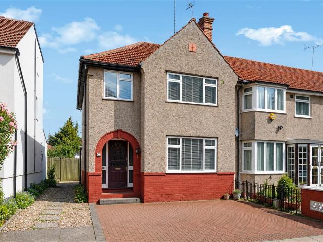 3 bedroom end of terrace house for sale