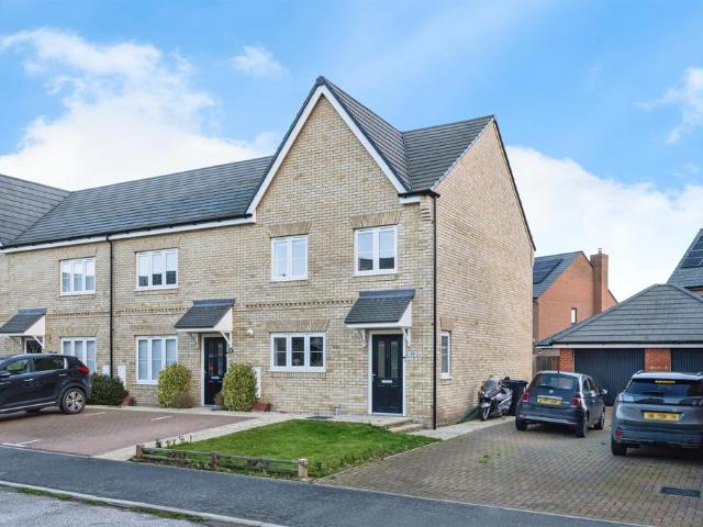 3 bedroom end of terrace house for sale