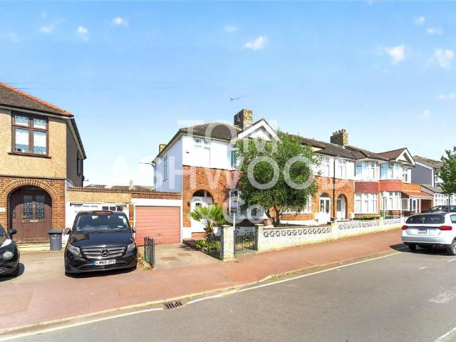 3 bedroom end of terrace house for sale