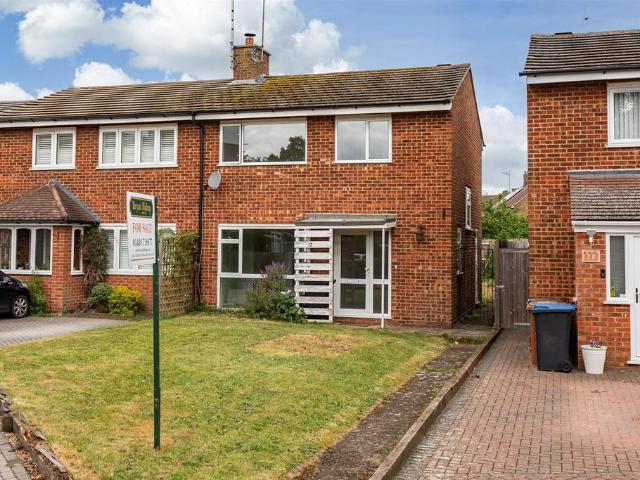 3 bedroom end of terrace house for sale
