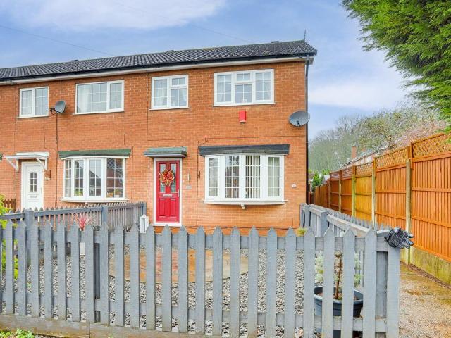 3 bedroom end of terrace house for sale