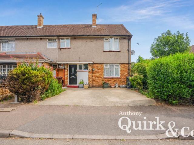 3 bedroom end of terrace house for sale