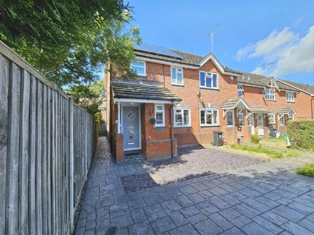 3 bedroom end of terrace house for sale