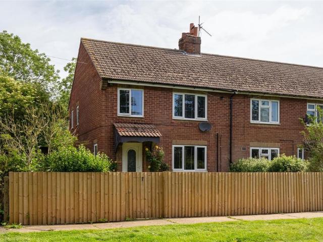3 bedroom end of terrace house for sale