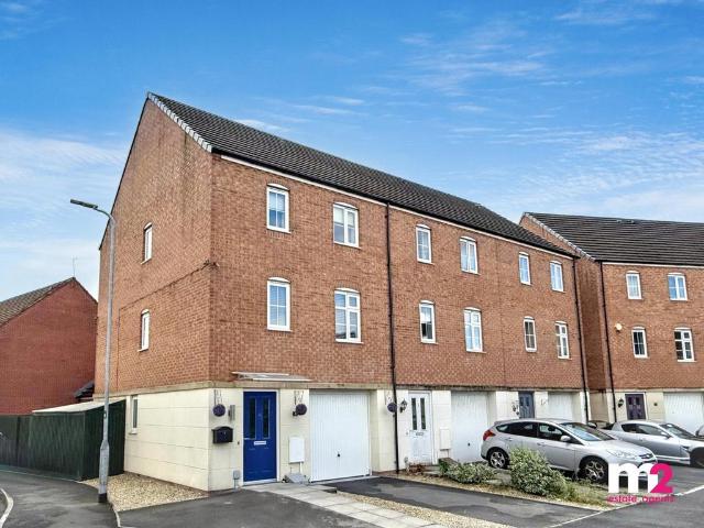 3 bedroom end of terrace house for sale
