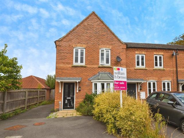 3 bedroom end of terrace house for sale