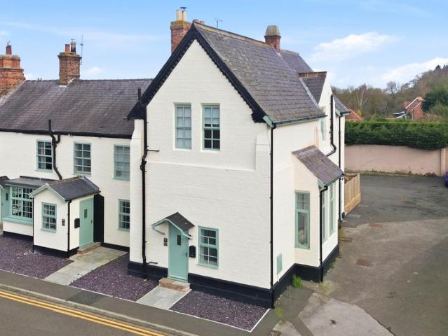 3 bedroom end of terrace house for sale