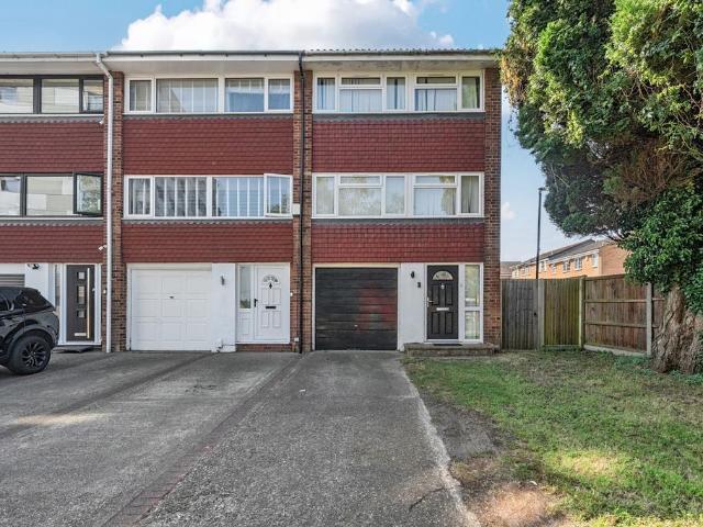 3 bedroom end of terrace house for sale