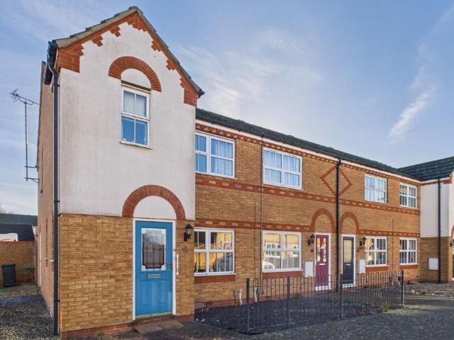 3 bedroom end of terrace house for sale