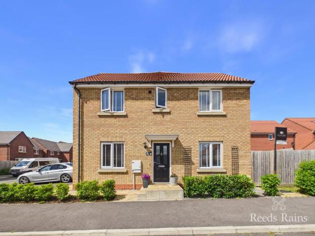 3 bedroom end of terrace house for sale