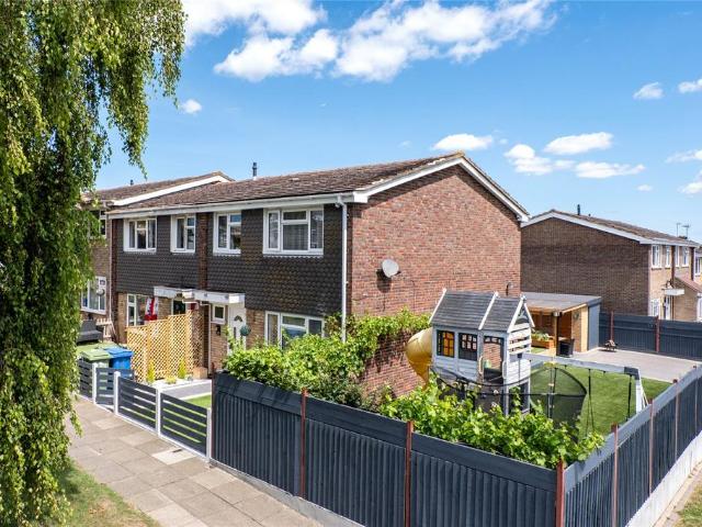 3 bedroom end of terrace house for sale