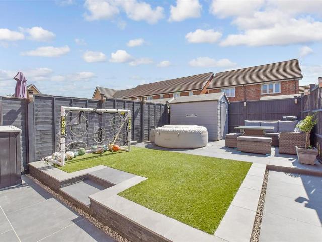 3 bedroom end of terrace house for sale
