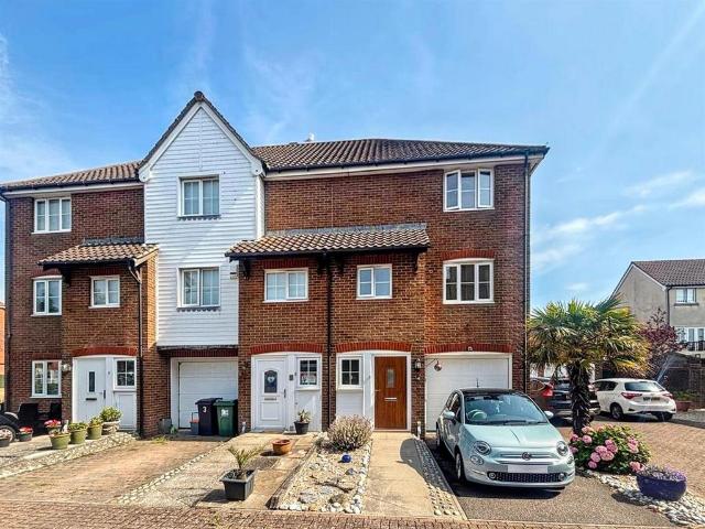 3 bedroom end of terrace house for sale