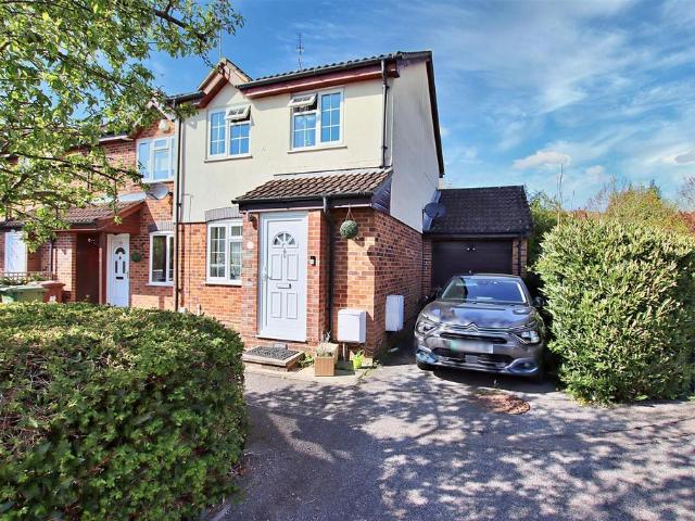 3 bedroom end of terrace house for sale