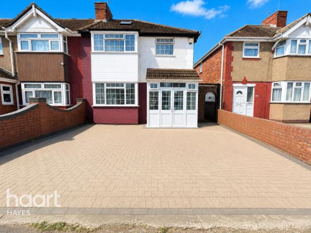 3 bedroom end of terrace house for sale
