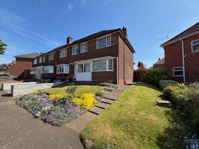 3 bedroom end of terrace house for sale