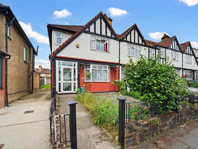 3 bedroom end of terrace house for sale