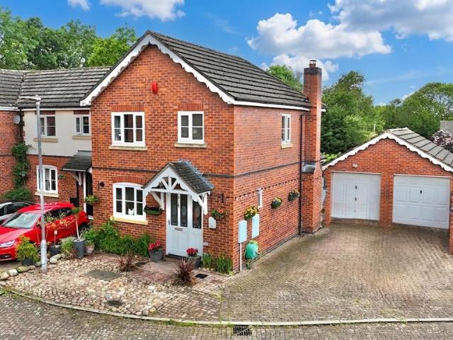 3 bedroom end of terrace house for sale