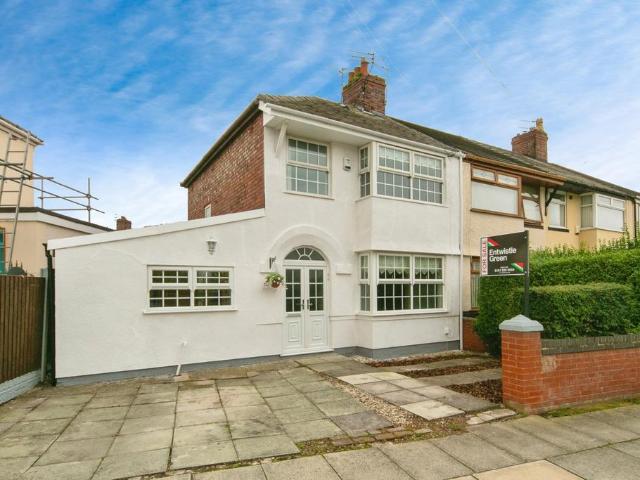 3 bedroom end of terrace house for sale