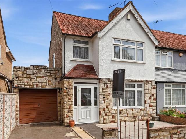 3 bedroom end of terrace house for sale