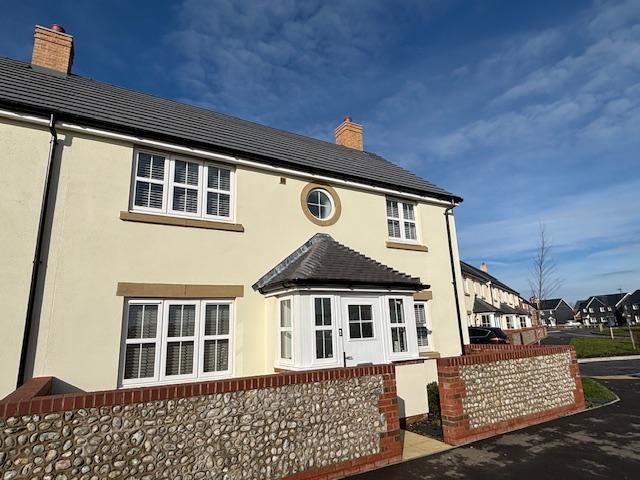 3 bedroom end of terrace house for sale