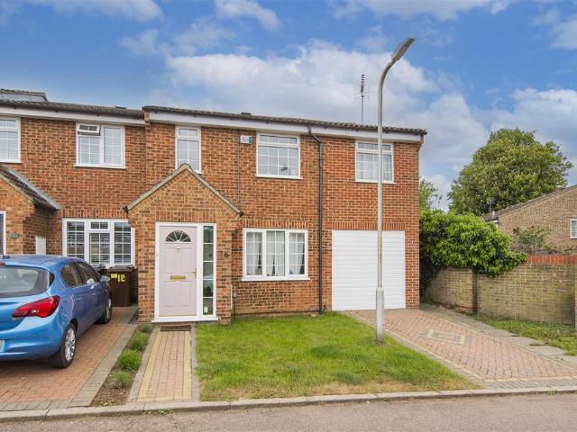 3 bedroom end of terrace house for sale