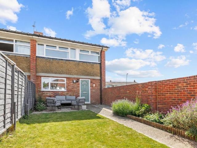 3 bedroom end of terrace house for sale