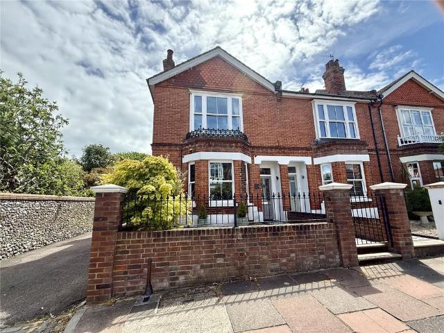 3 bedroom end of terrace house for sale