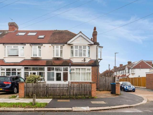 3 bedroom end of terrace house for sale