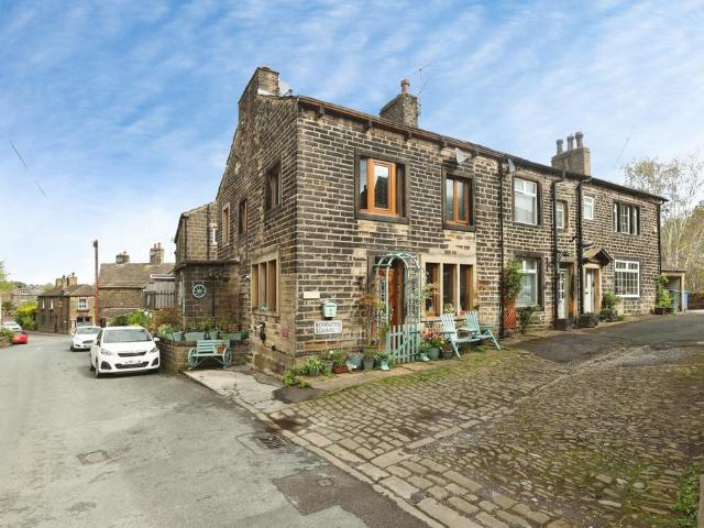 3 bedroom end of terrace house for sale