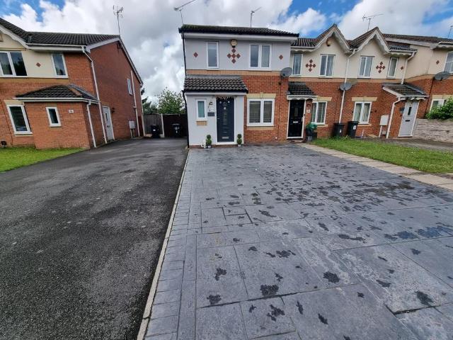 3 bedroom end of terrace house for sale