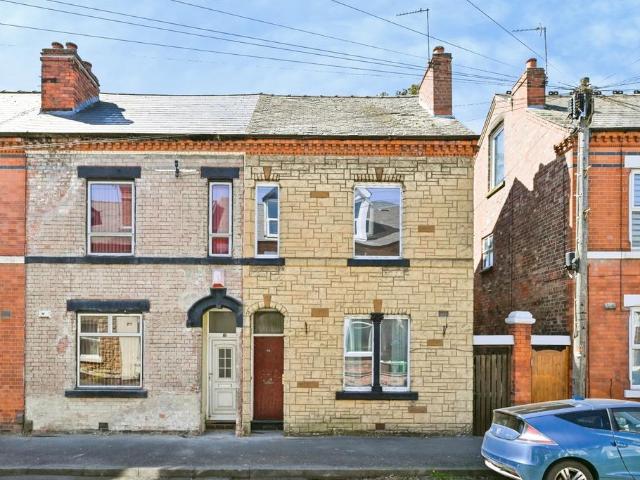 3 bedroom end of terrace house for sale