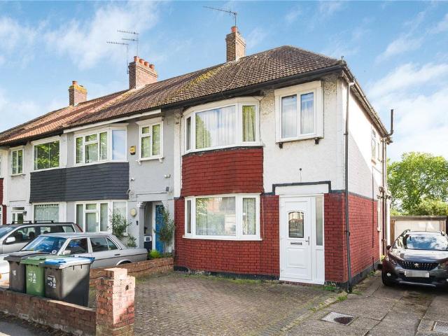 3 bedroom end of terrace house for sale