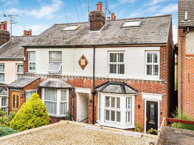 3 bedroom end of terrace house for sale