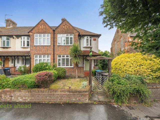 3 bedroom end of terrace house for sale