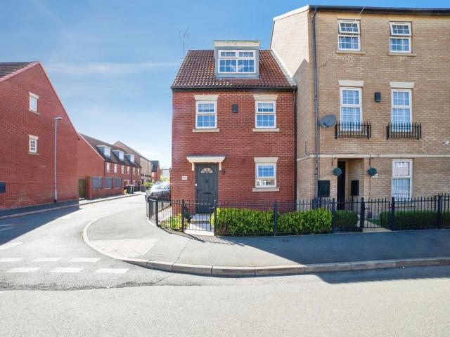 3 bedroom end of terrace house for sale