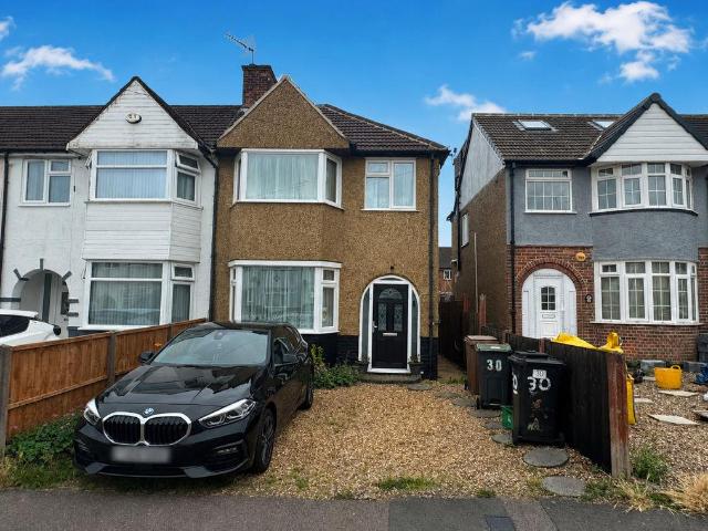 3 bedroom end of terrace house for sale