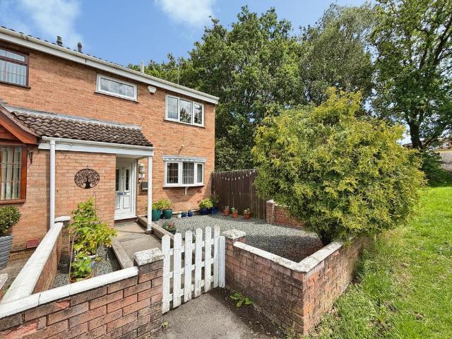 3 bedroom end of terrace house for sale