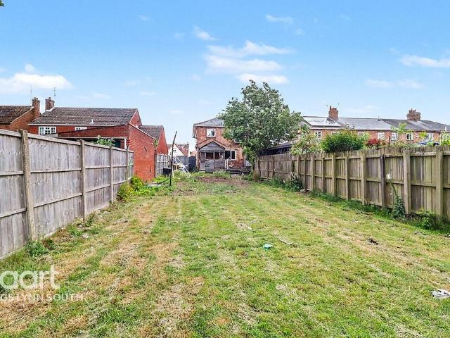 3 bedroom end of terrace house for sale