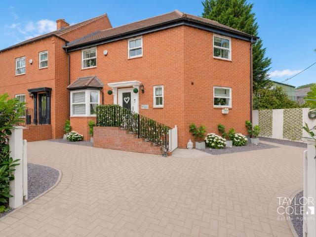 3 bedroom end of terrace house for sale