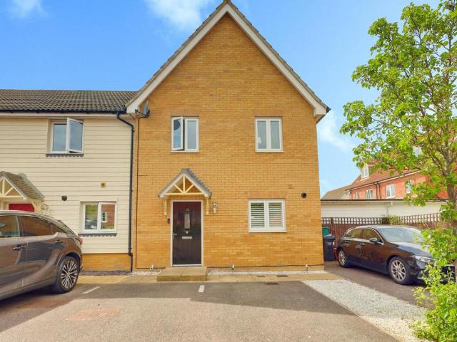 3 bedroom end of terrace house for sale