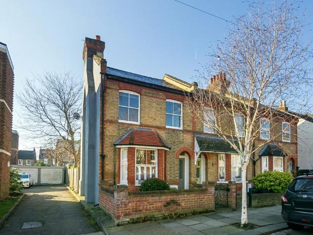 3 bedroom end of terrace house for sale