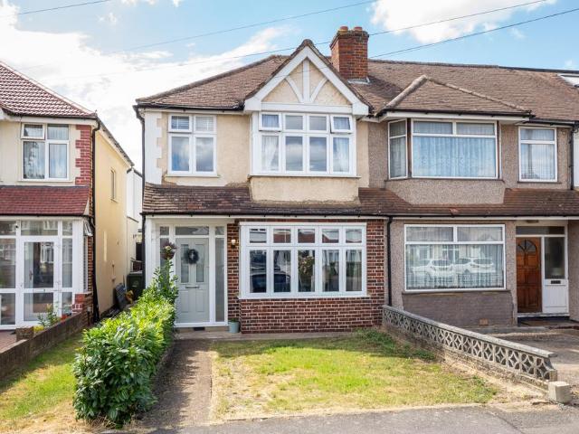 3 bedroom end of terrace house for sale