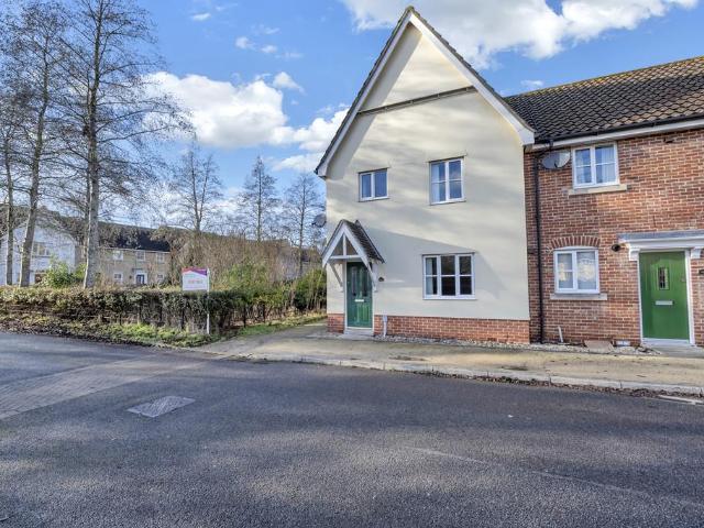 3 bedroom end of terrace house for sale