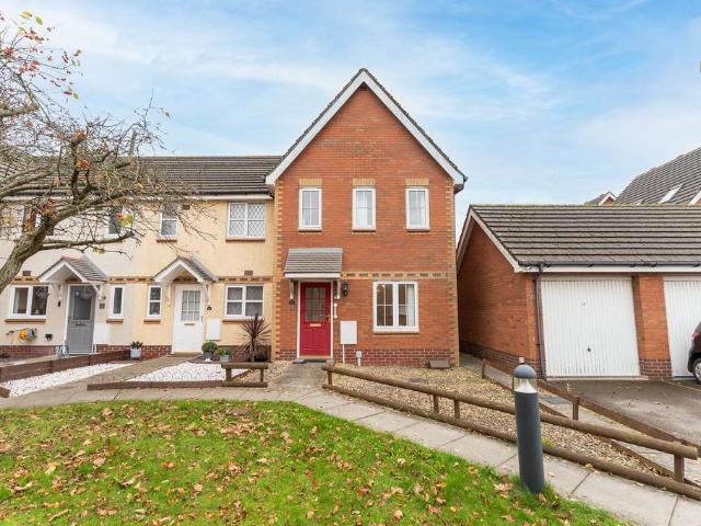 3 bedroom end of terrace house for sale