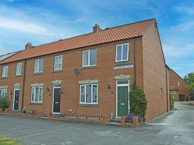 3 bedroom end of terrace house for sale
